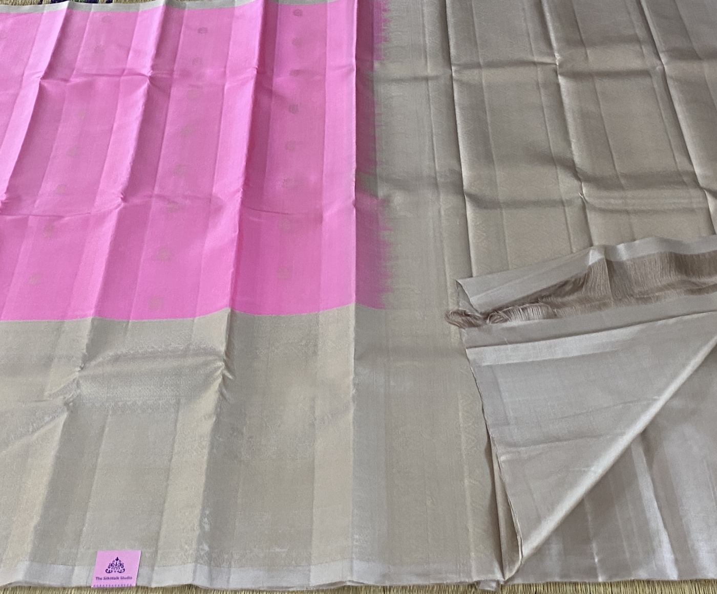 Abhigna- The Pure Silk Saree Saga 8370