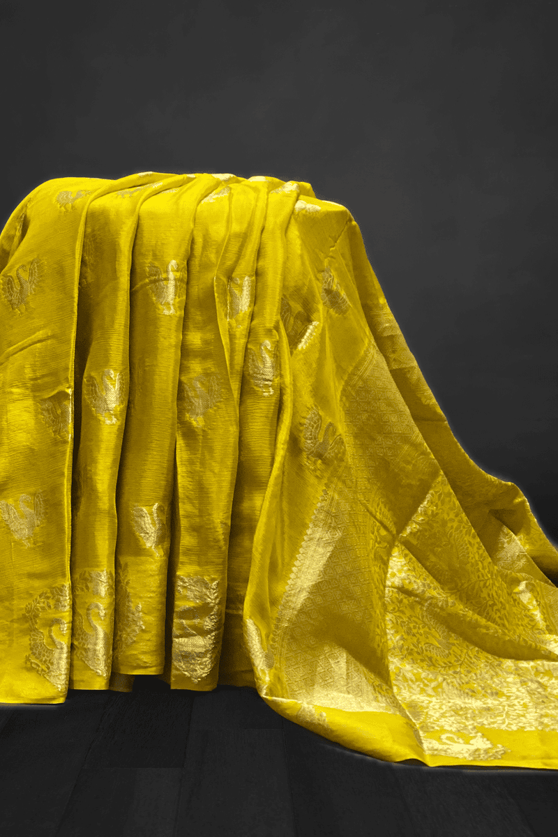 Crape Saree – Elegant Soft Flowing Silk Saree for Festive & Party Wear ...